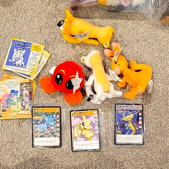 Neopets | Toys | Vintage Mcdonalds Set Of 4 Neopets With 3 Trading ...